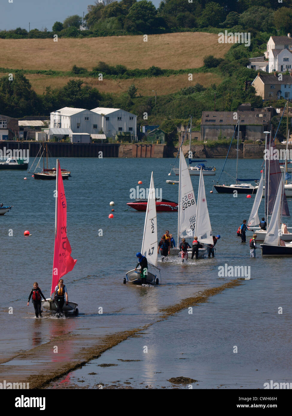 Pulling boats hi-res stock photography and images - Alamy