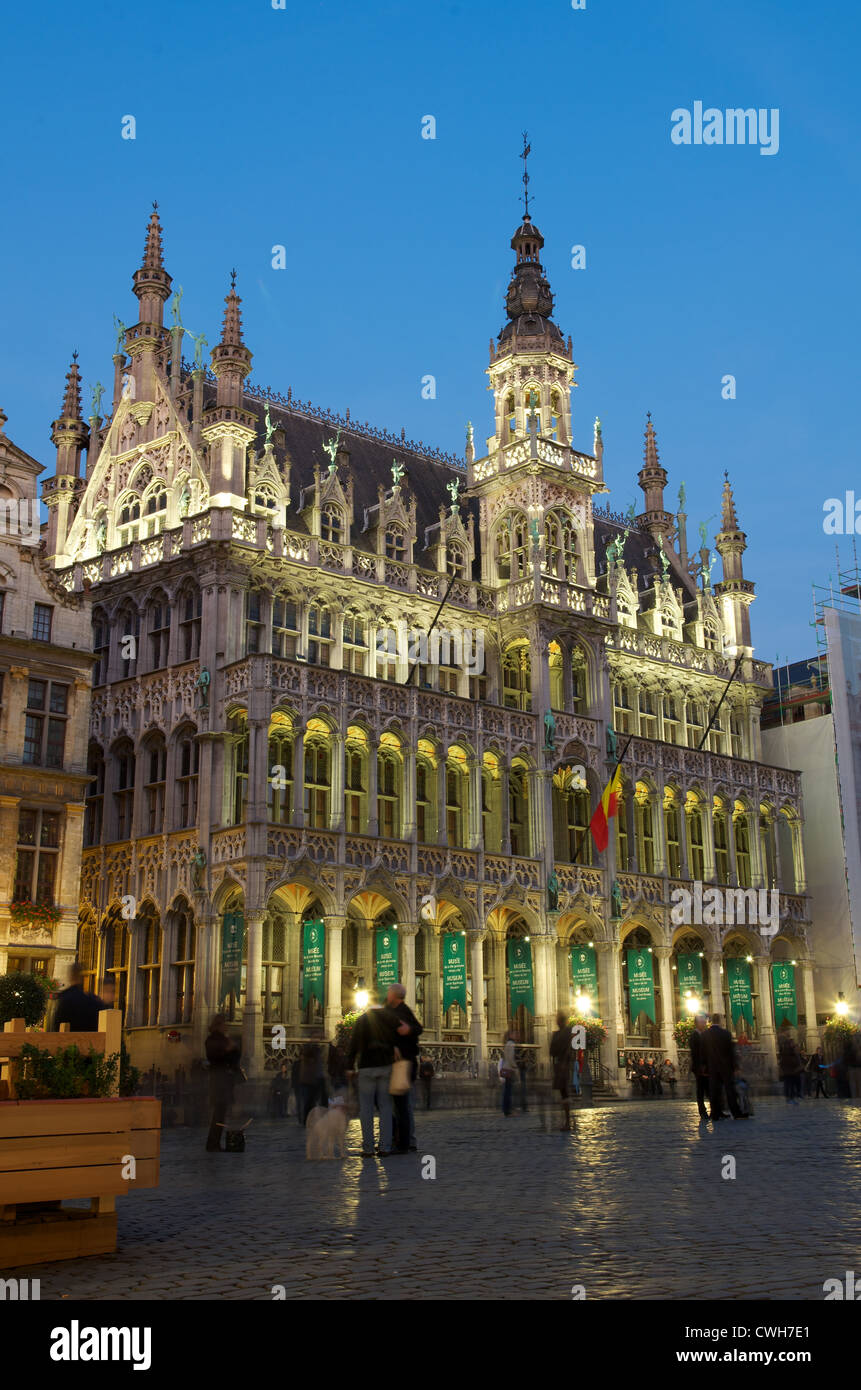 Night view of the Brussels City Museum at Gross Markt, Brussels Stock ...