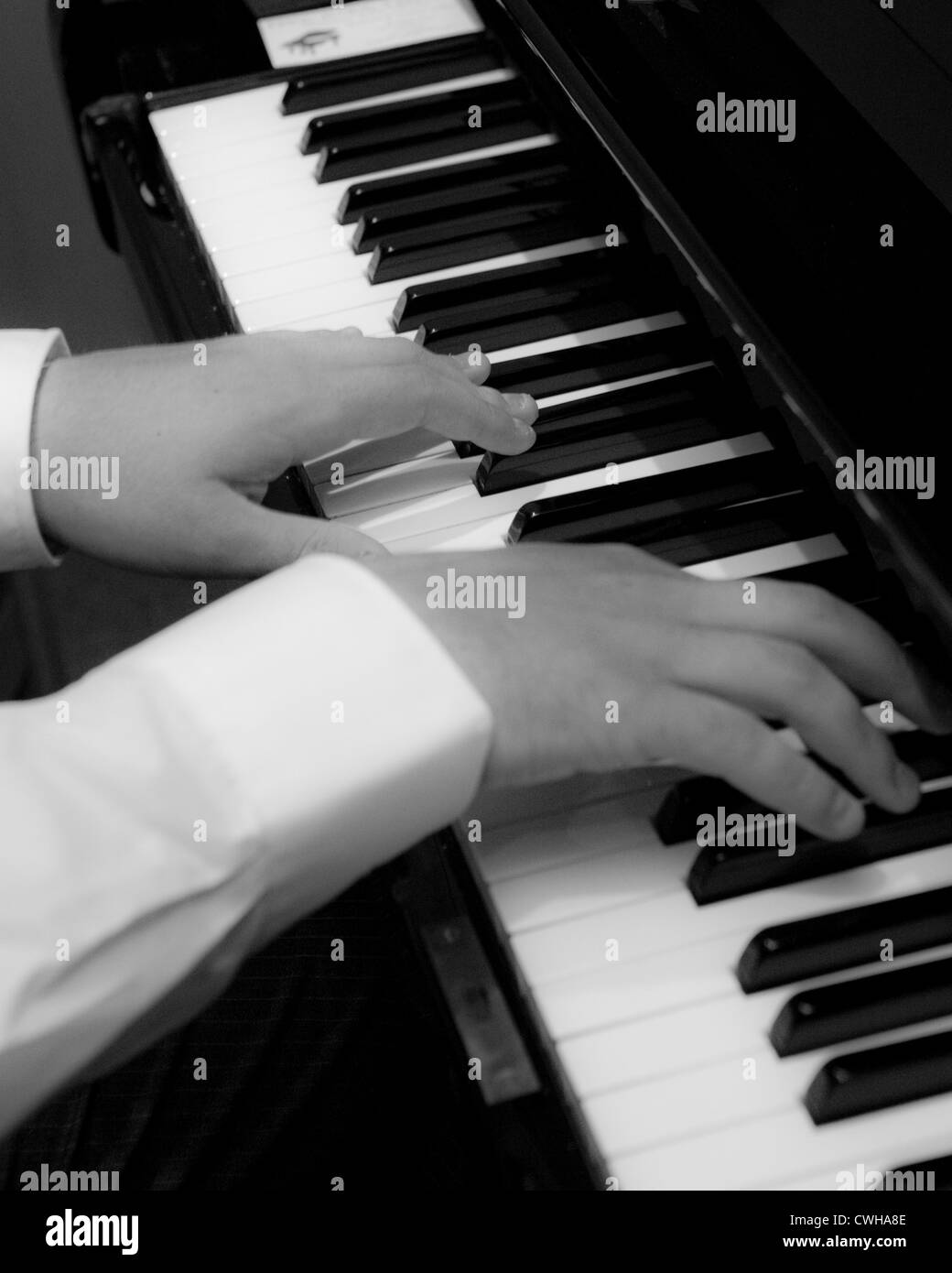 Piano white house Black and White Stock Photos & Images - Alamy