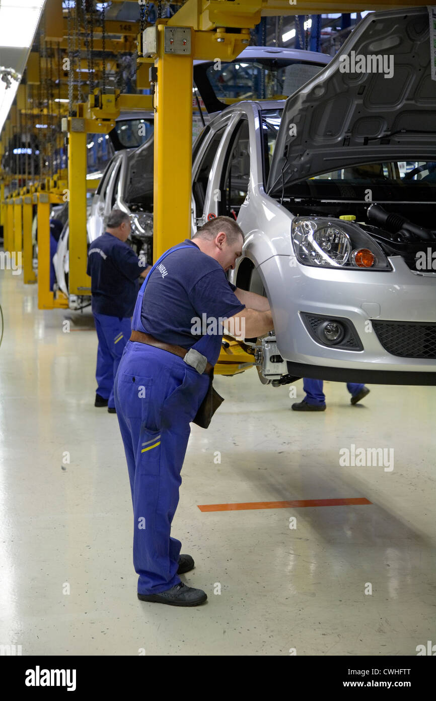 Assembly line workers ford hi-res stock photography and images - Alamy