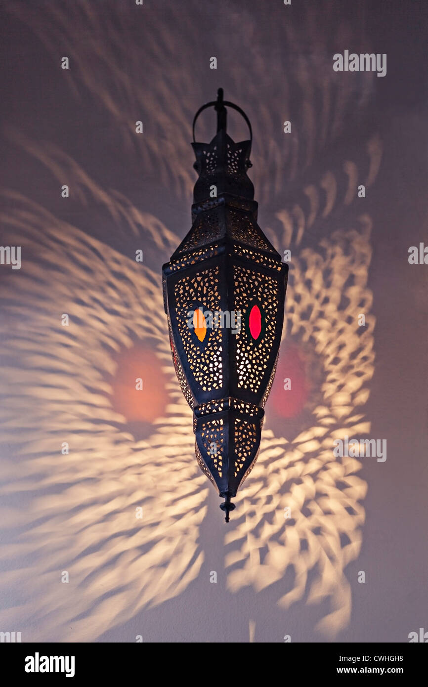 Arabic lamp on the wall Stock Photo - Alamy