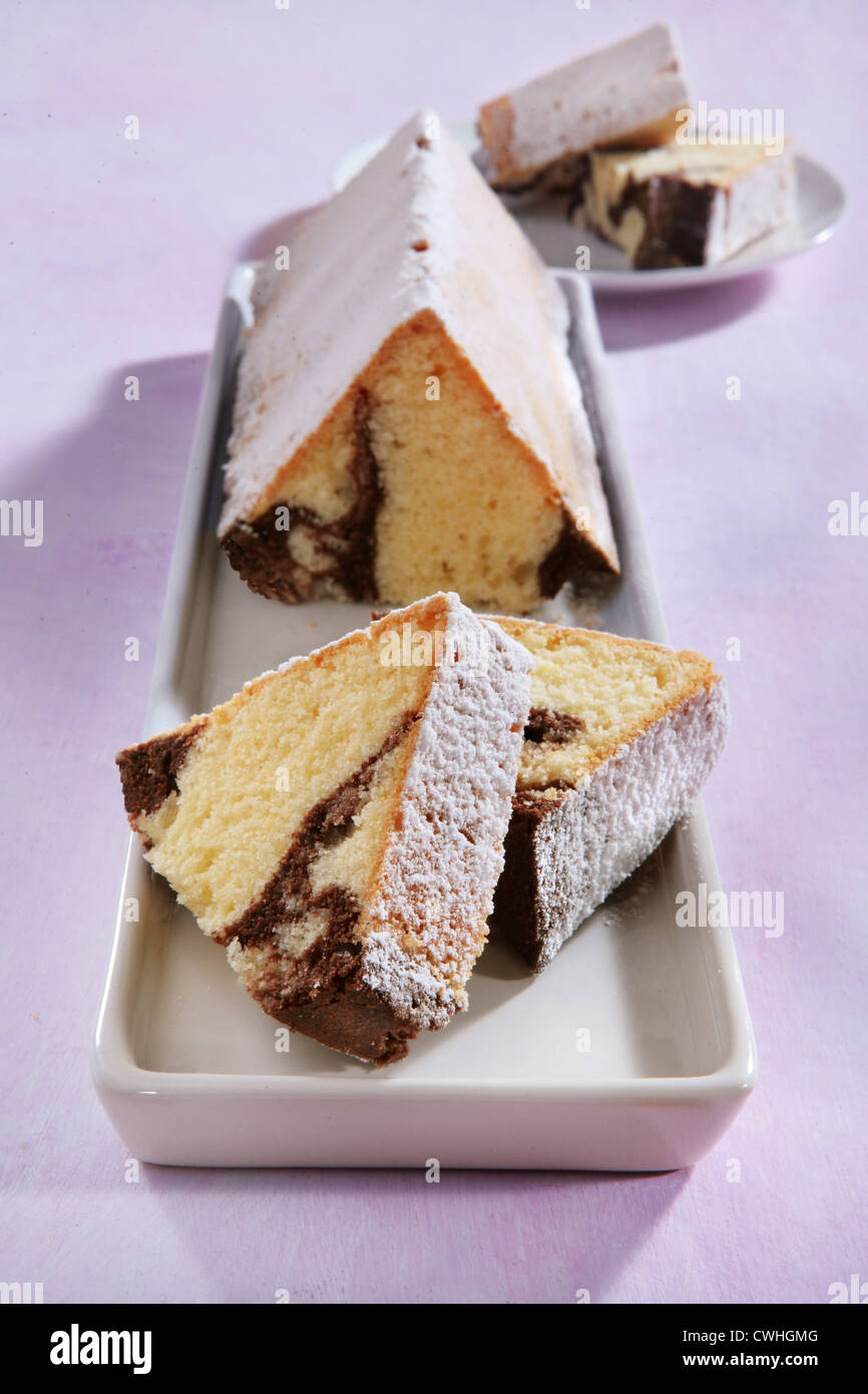 Triangle bunt cake hi-res stock photography and images - Alamy