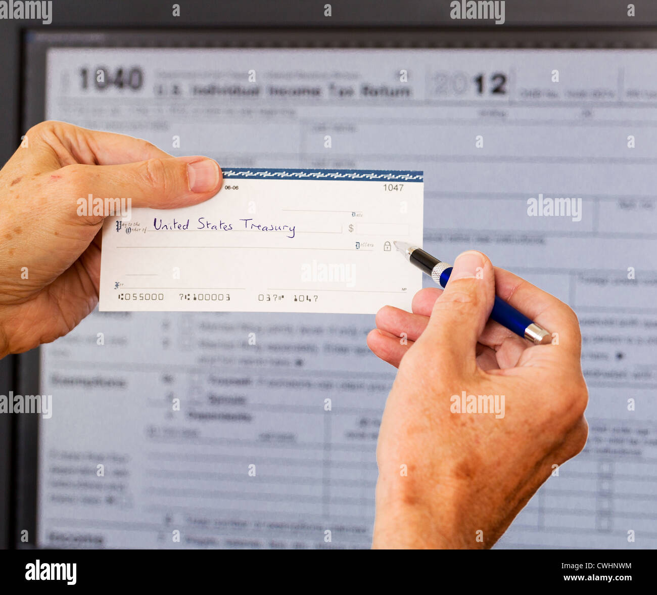 Tax form us computer hi-res stock photography and images - Alamy