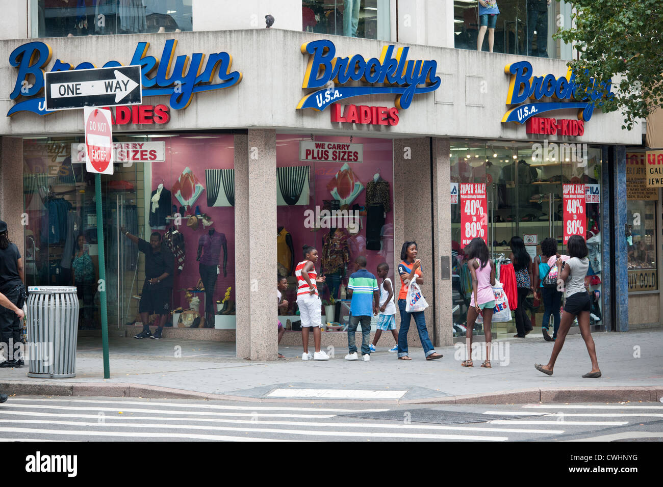 Stores and shopping in Downtown Brooklyn in New York Stock Photo - Alamy