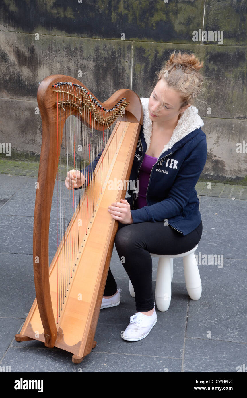 Royal harpist hi-res stock photography and images - Alamy