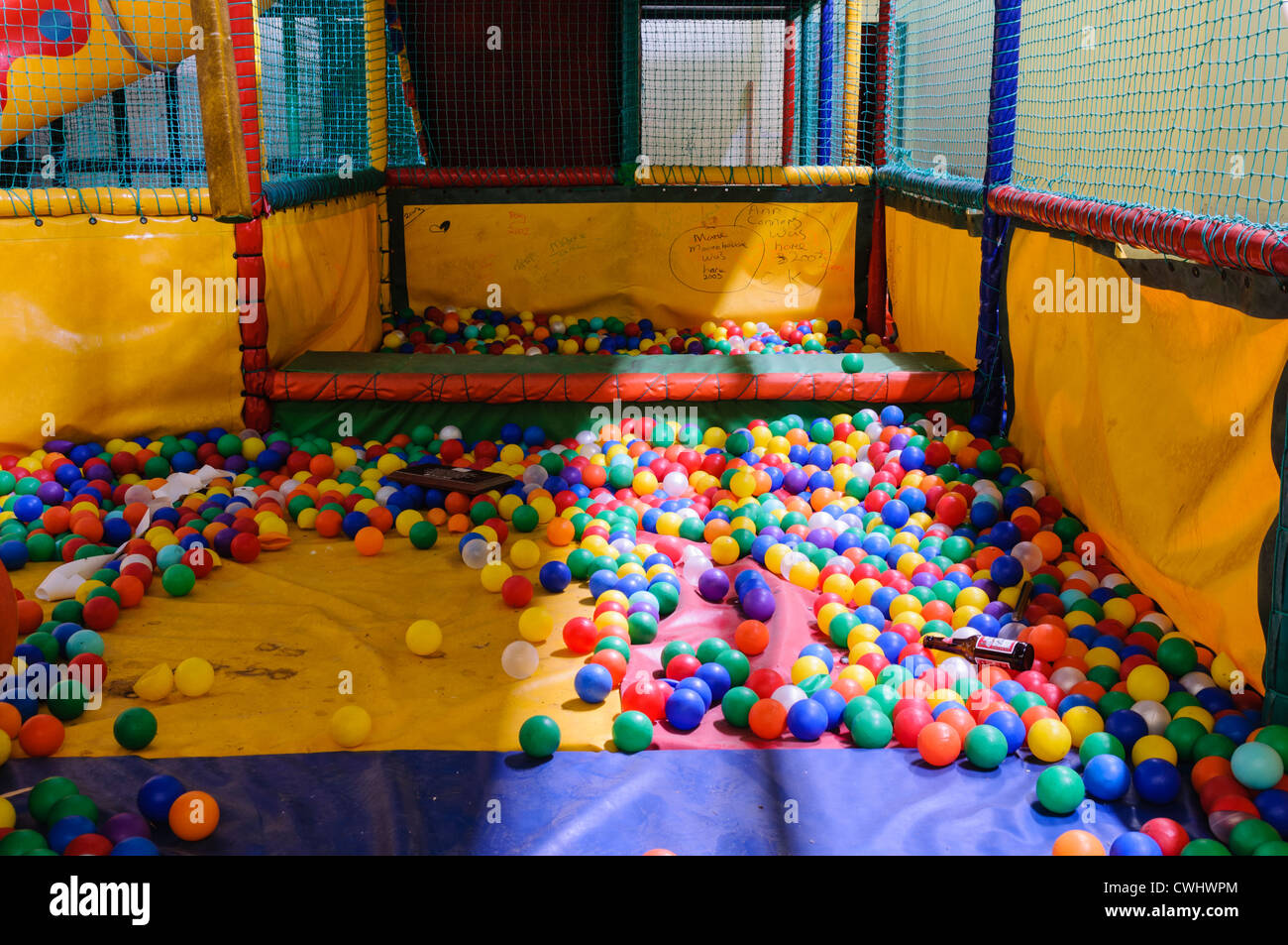 Ball pit in a children's soft play area Stock Photo - Alamy