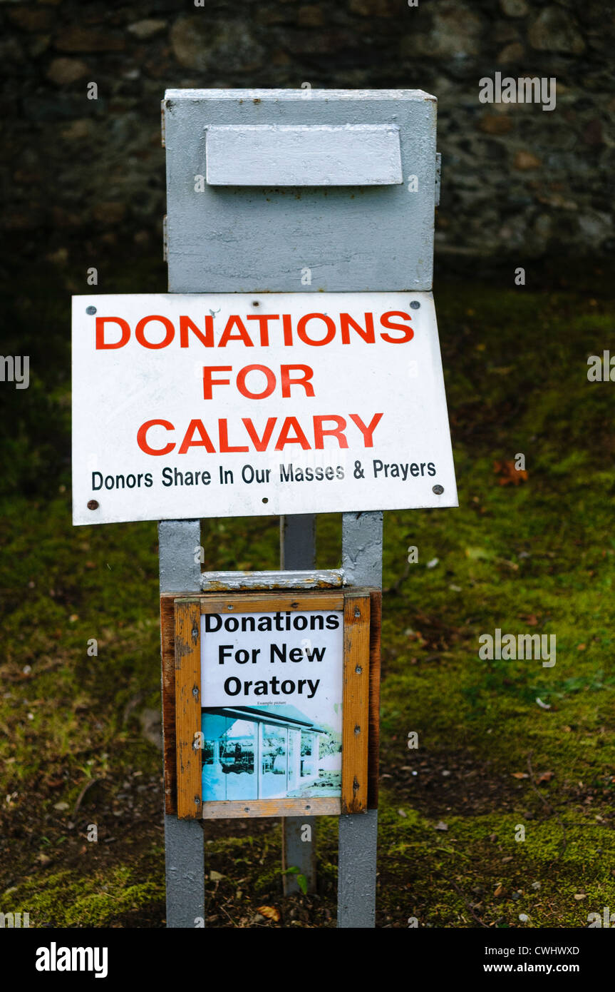 Collecting money shrine hi-res stock photography and images - Alamy