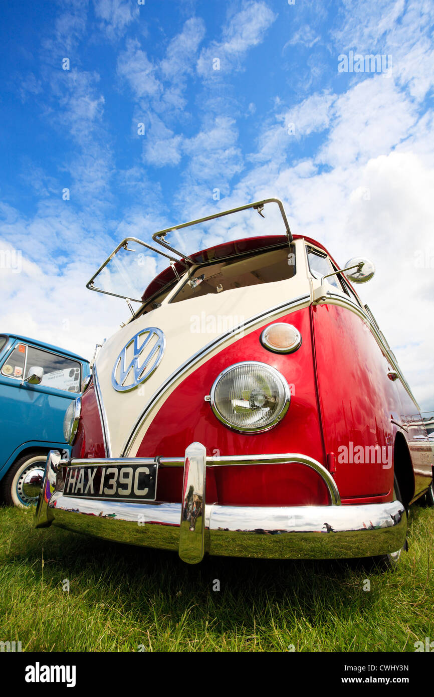 Camper van 1960s hi-res stock photography and images - Alamy