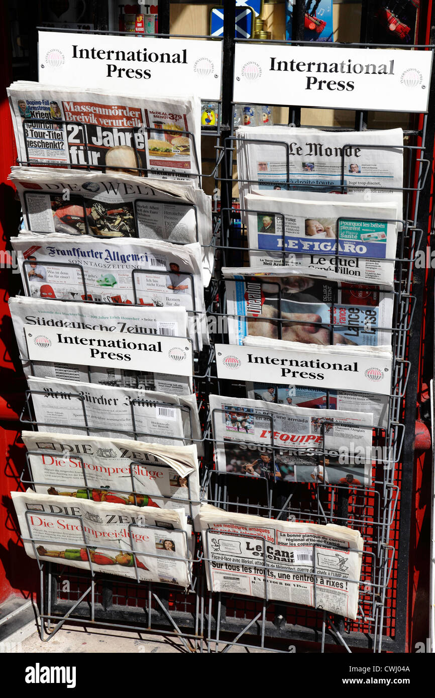 News paper rack High Resolution Stock Photography and Images - Alamy
