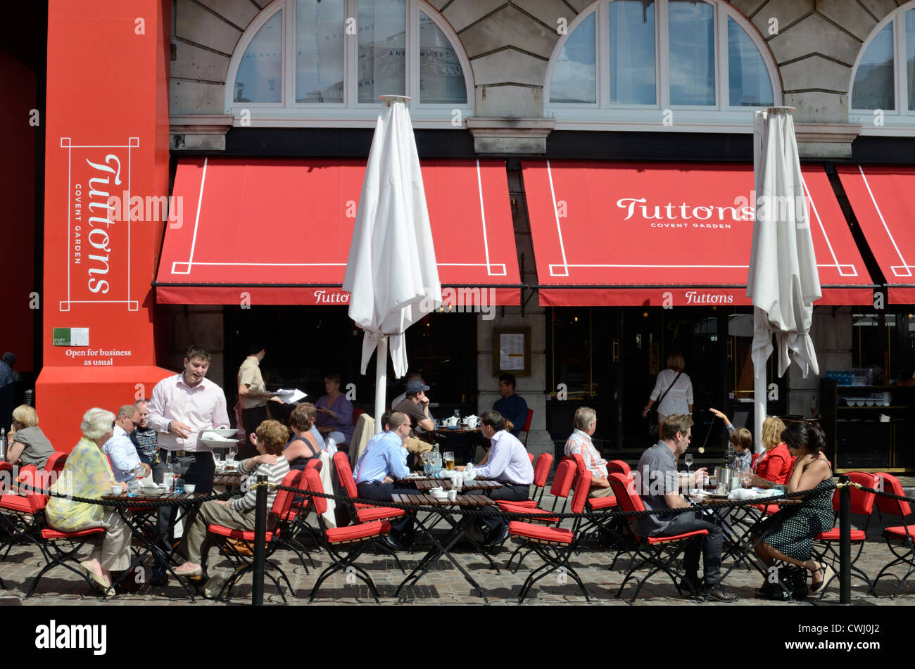 Tuttons restaurant in Covent Garden piazza, London, England Stock Photo ...