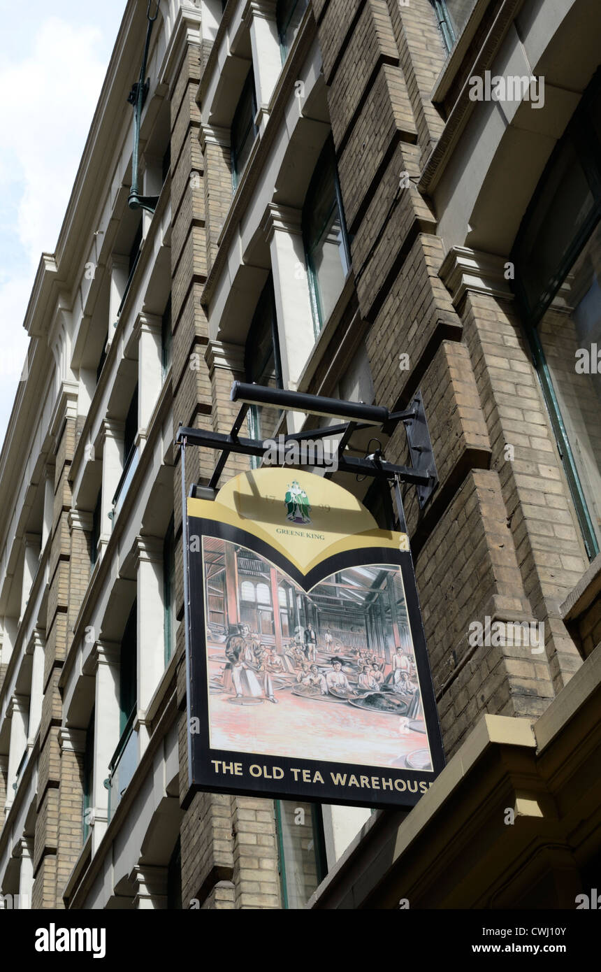The Old Tea Warehouse pub, Creechurch Lane, City of London, London ...