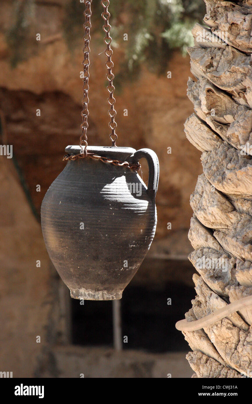 Traditional Arabic pottery Stock Photo - Alamy