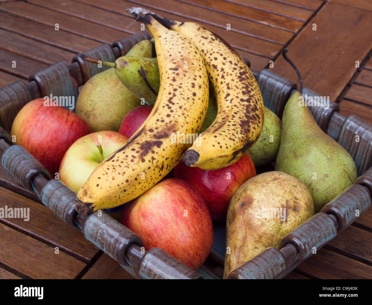 Fruit bowl hi-res stock photography and images - Alamy