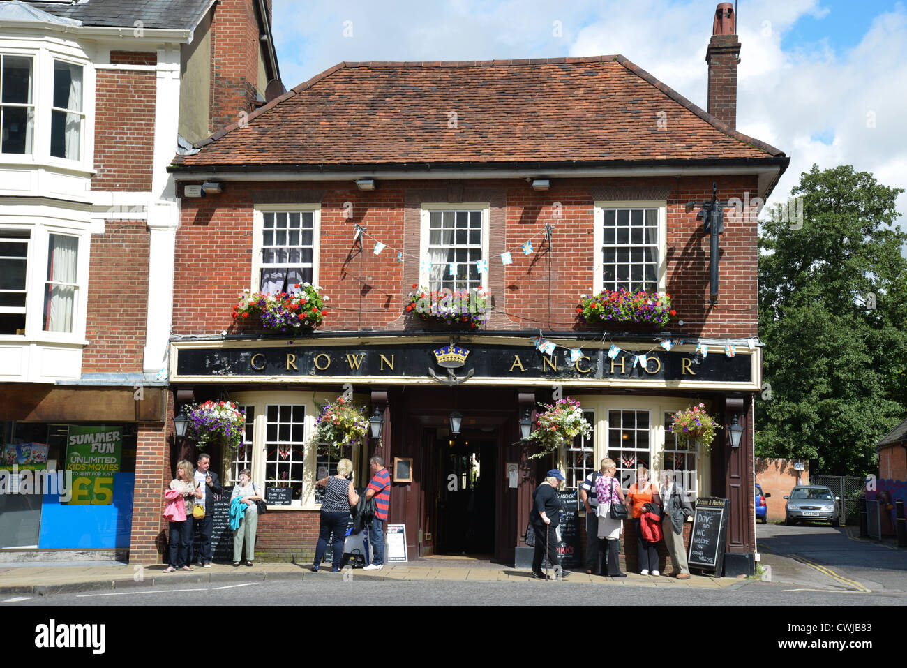 Pub winchester england hi-res stock photography and images - Alamy