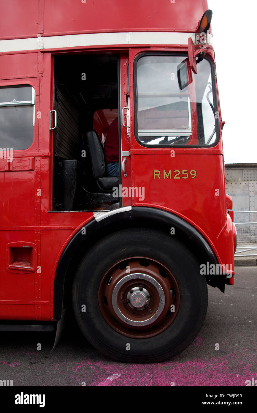 Notting hill carnival london bus hi-res stock photography and images ...