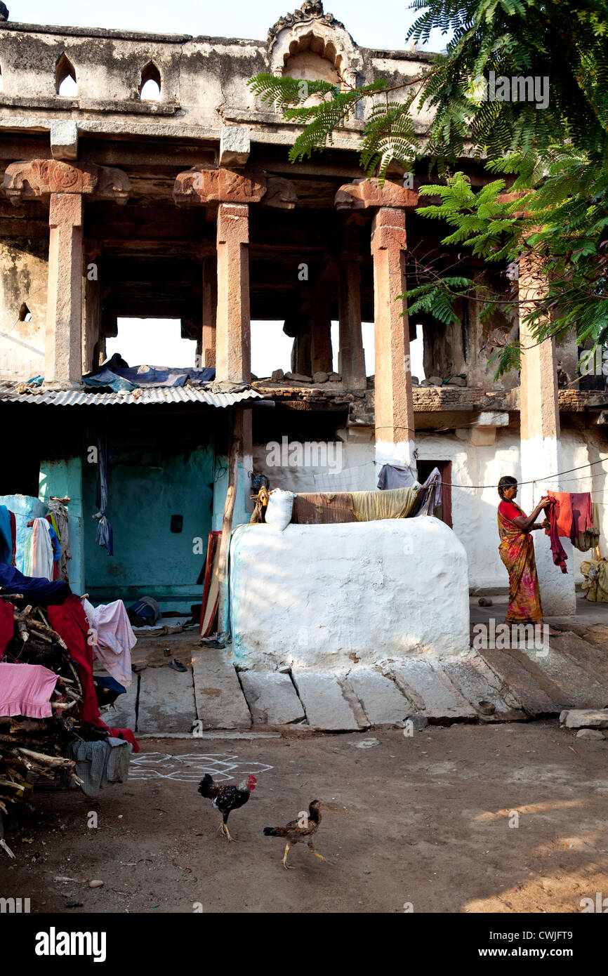 Hampi bazaar hi-res stock photography and images - Alamy