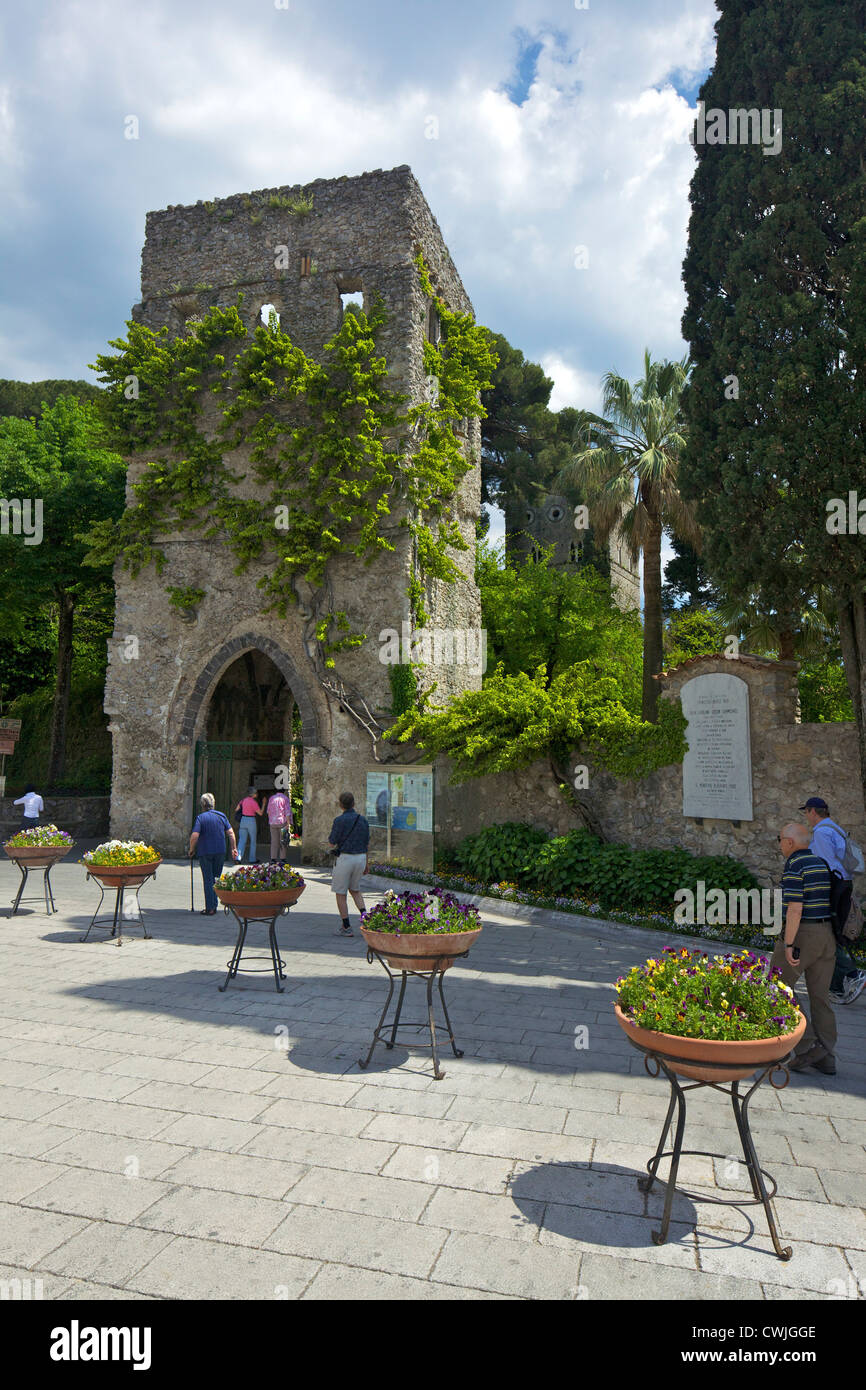 Duomo and piazza del duomo of ravello hi-res stock photography and ...