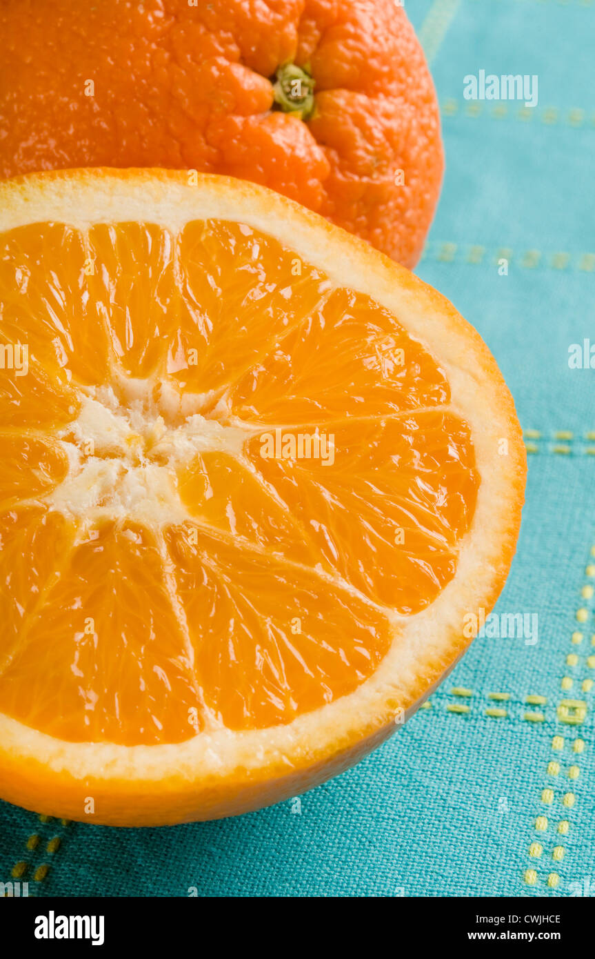 Fruits cut in half hi-res stock photography and images - Alamy