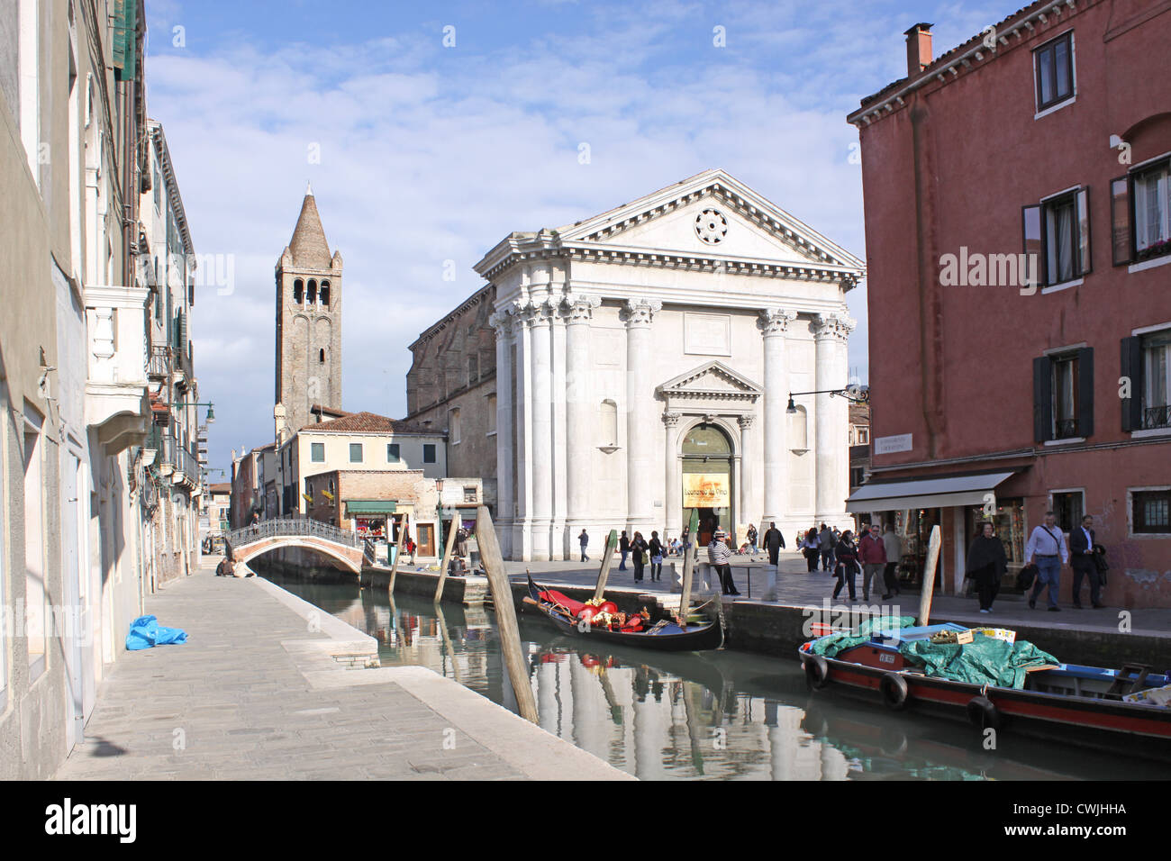 Saint barnaba church hi-res stock photography and images - Alamy
