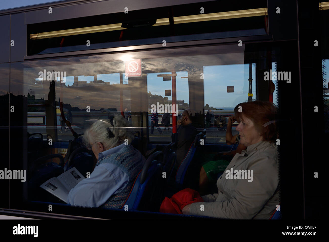 Edinburgh bus passangers hi-res stock photography and images - Alamy