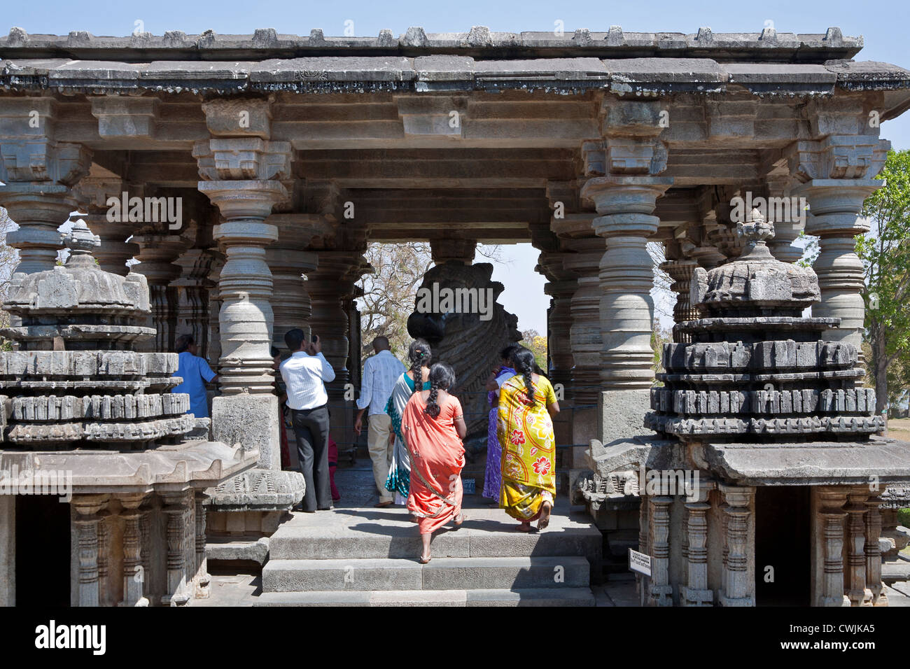 Statue nandi bull in temple hi-res stock photography and images - Alamy