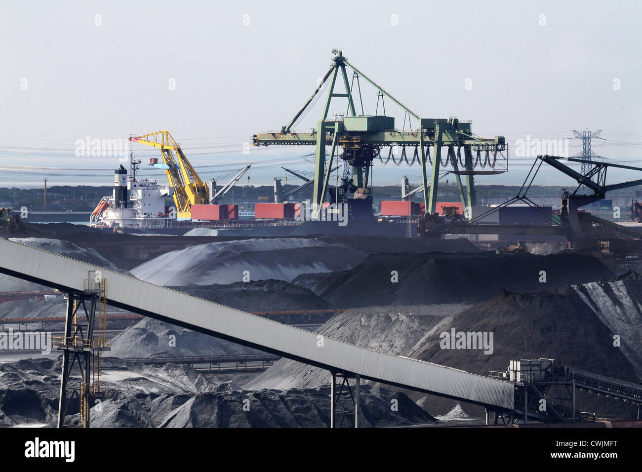 Bulk commodities hi-res stock photography and images - Alamy