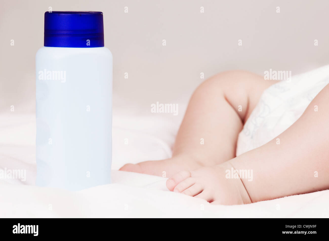 Baby powder hi-res stock photography and images - Alamy