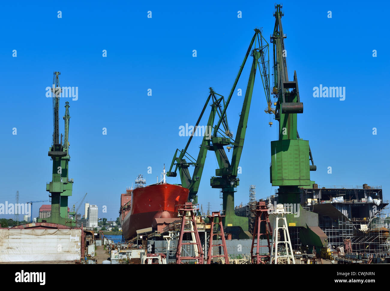 Ship at shipyard hi-res stock photography and images - Alamy