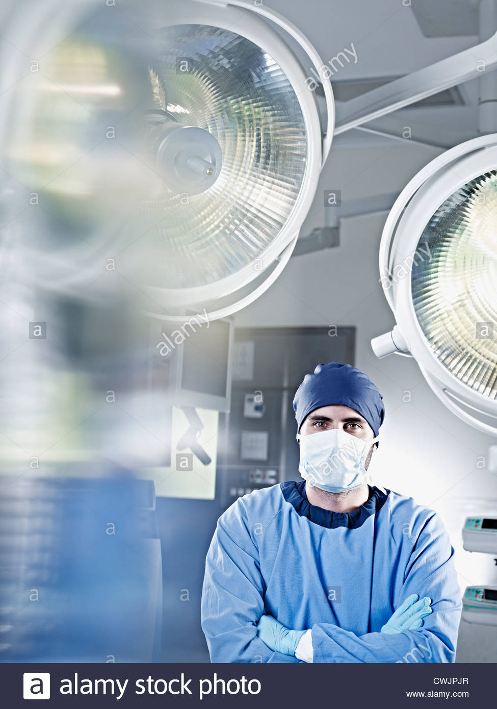 Operating Room Lights Stock Photos & Operating Room Lights Stock Images ...