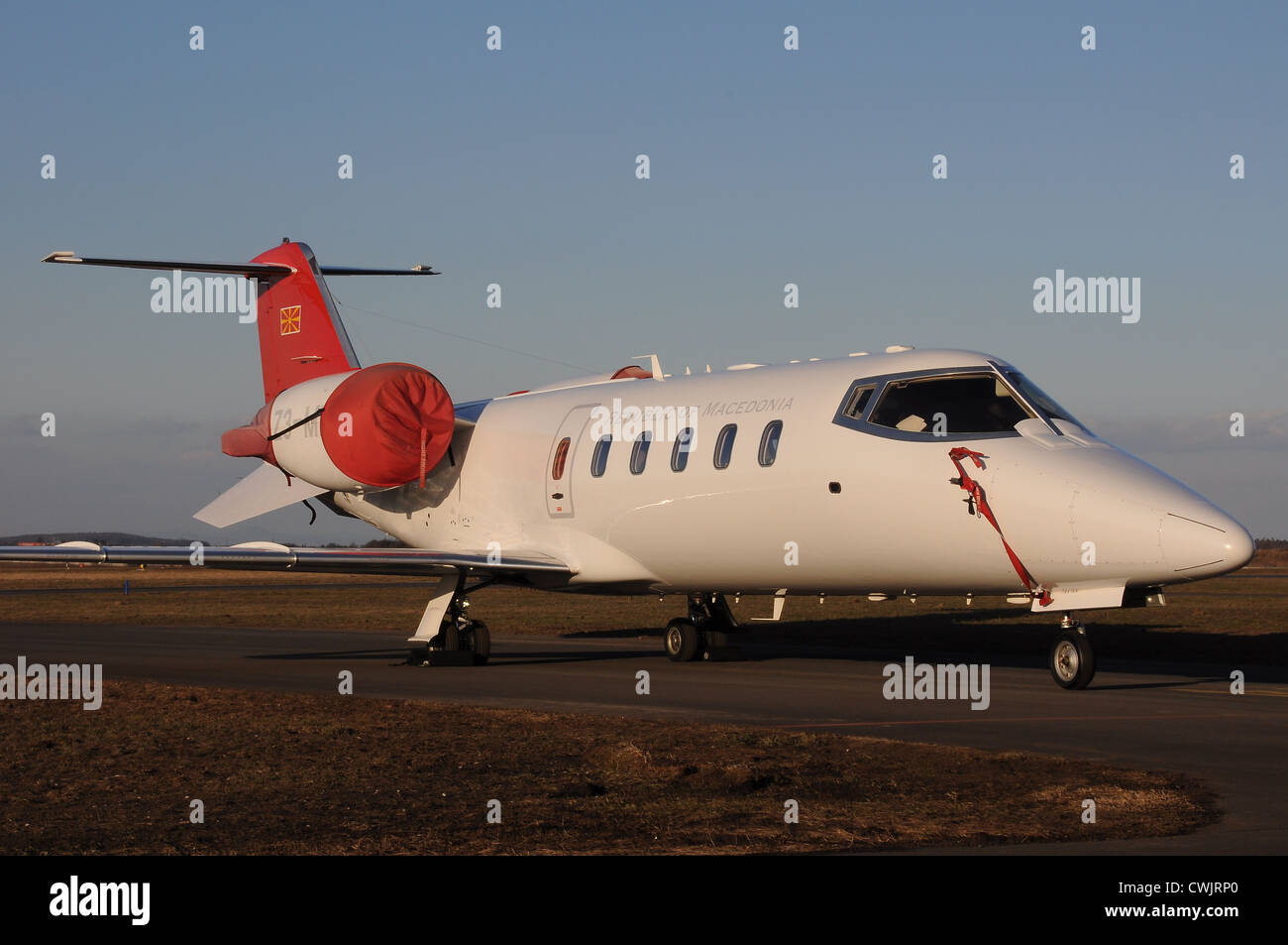 Learjet airplane hi-res stock photography and images - Alamy