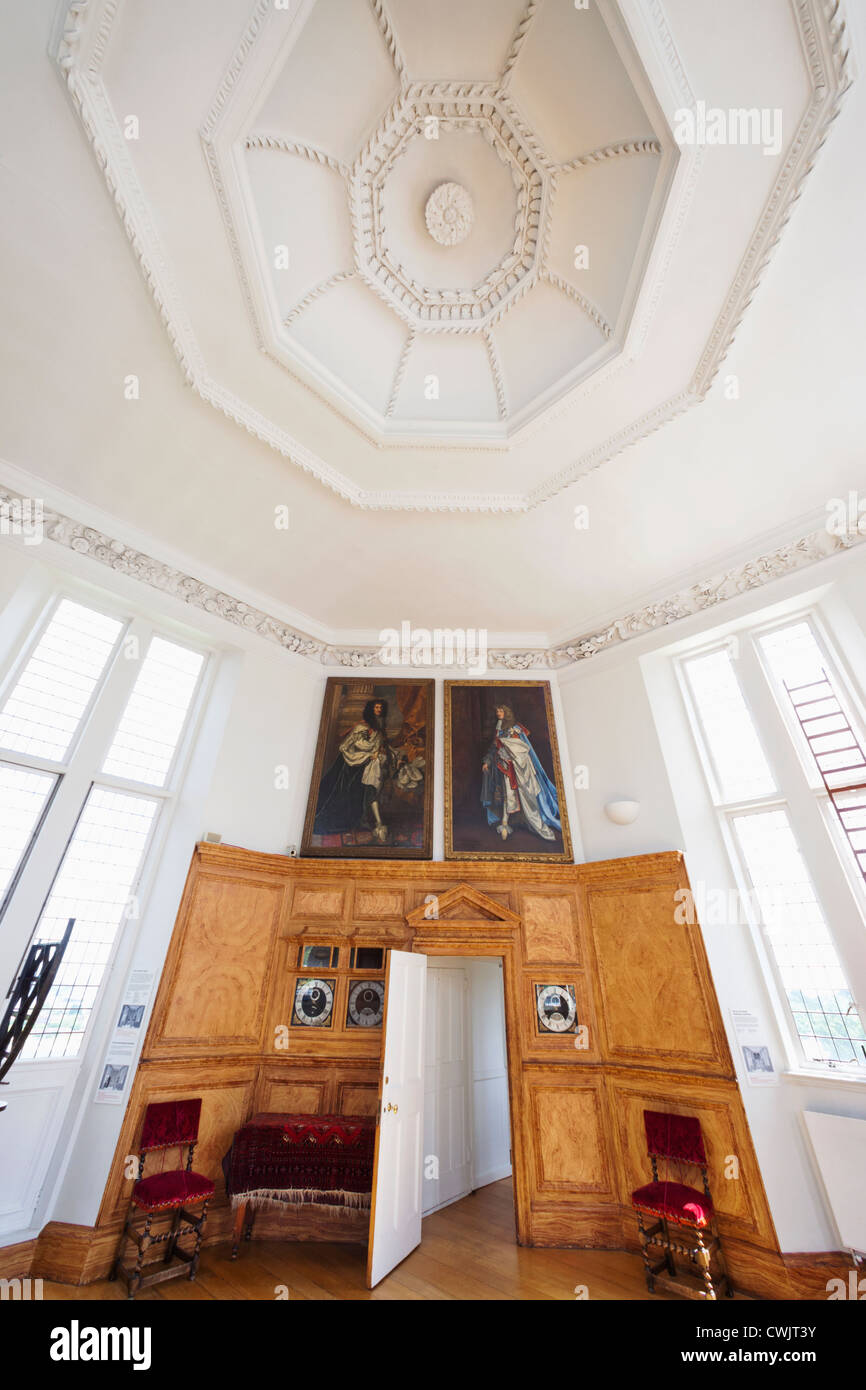 Octagon room hi-res stock photography and images - Alamy