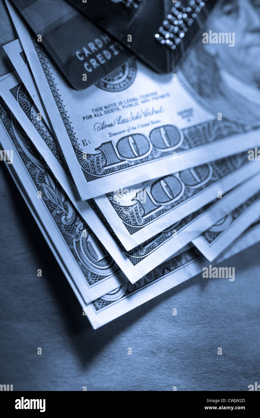 Credit cards and dollars in cash Stock Photo - Alamy