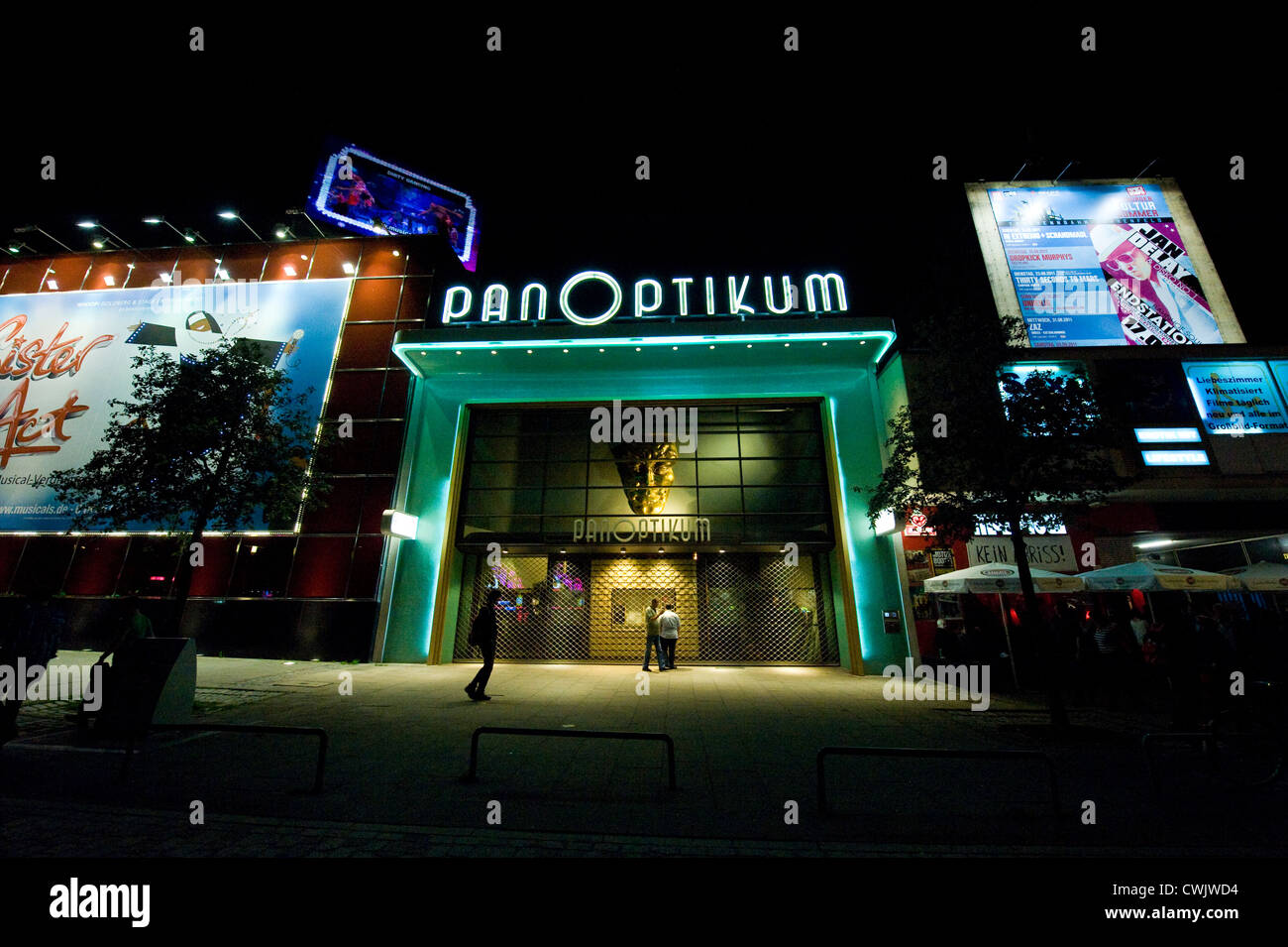 Hamburg, Germany - Reeperbahn street Stock Photo - Alamy