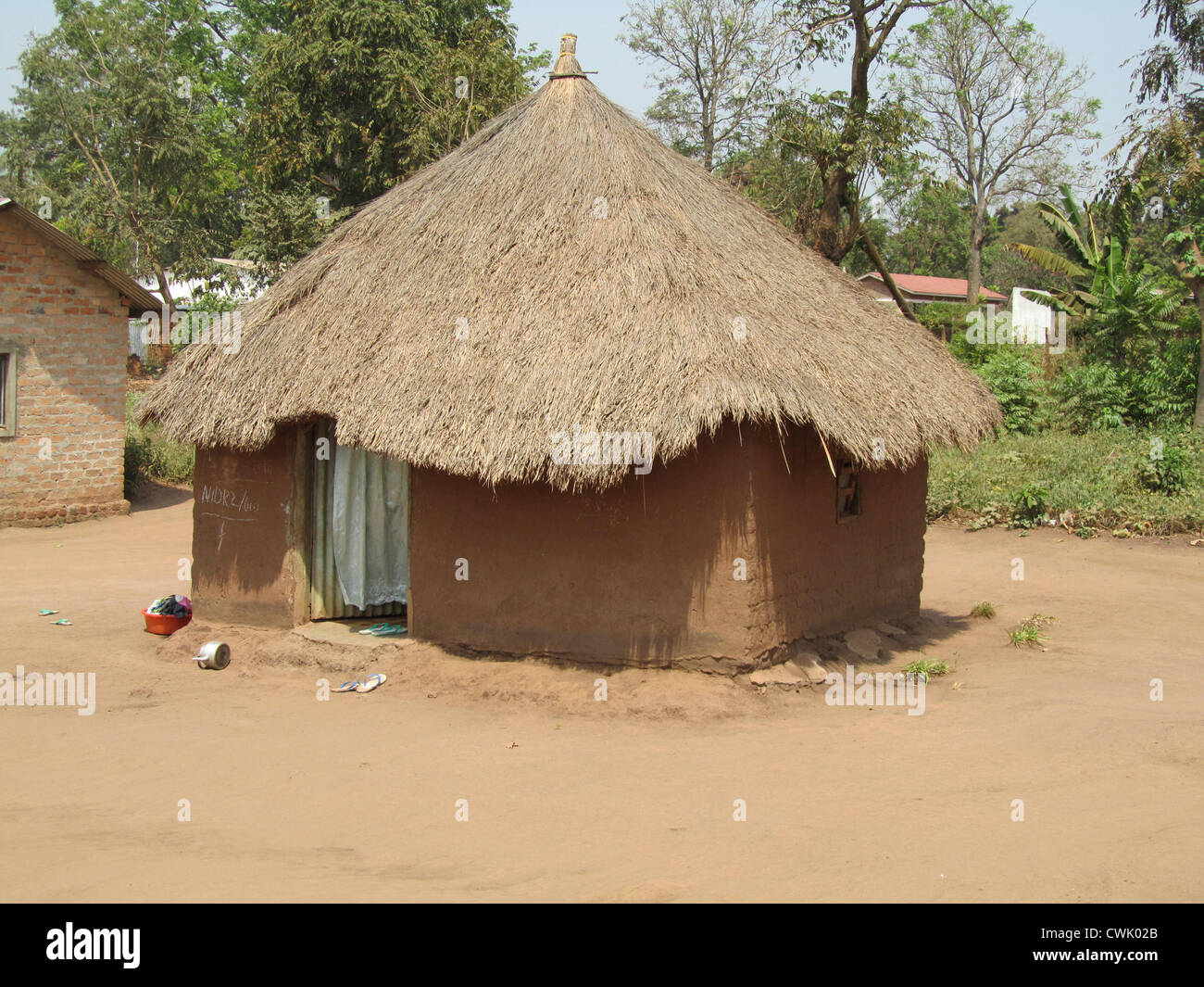 Hut In South Sudan High Resolution Stock Photography and Images - Alamy