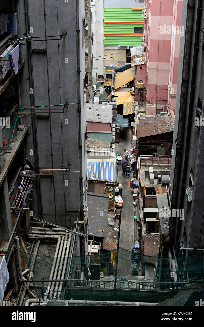 Busy crowded china alley alleyway hi-res stock photography and images ...