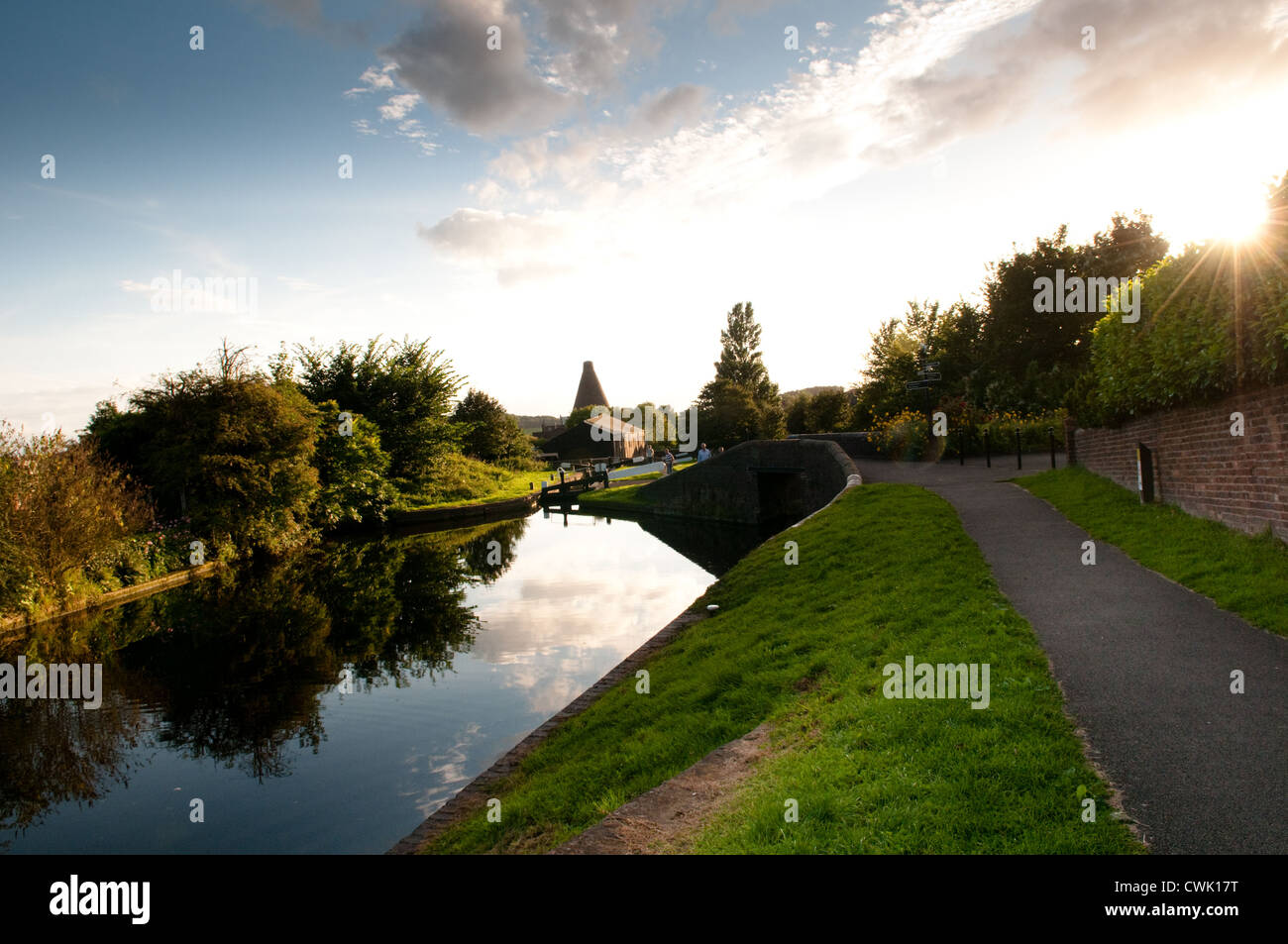 Stourbridge glass hi-res stock photography and images - Alamy