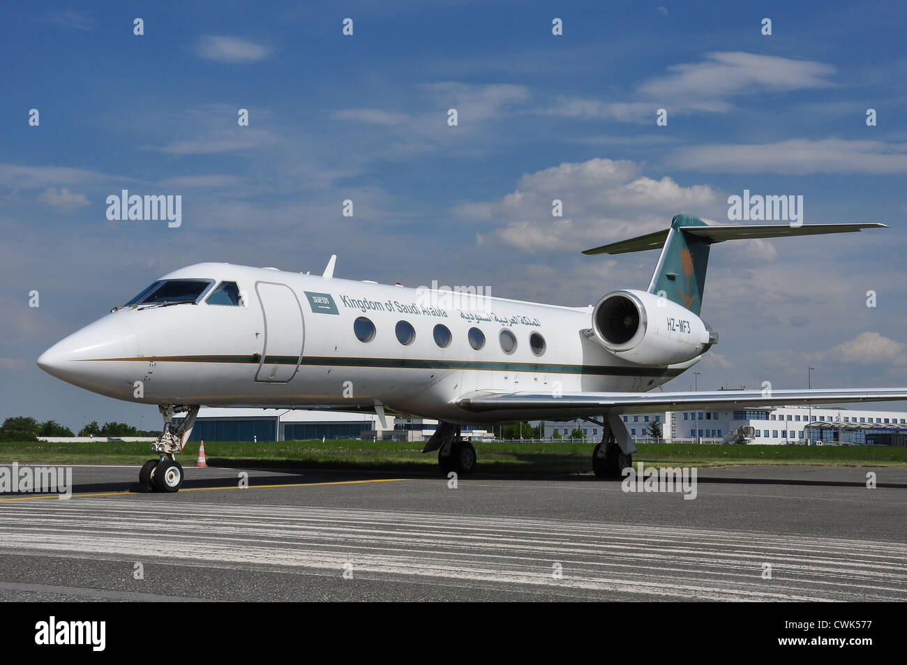 Gulfstream g iv hi-res stock photography and images - Alamy