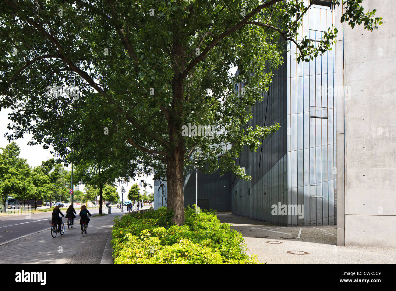 Berlin Jewish museum in Berlin Stock Photo - Alamy