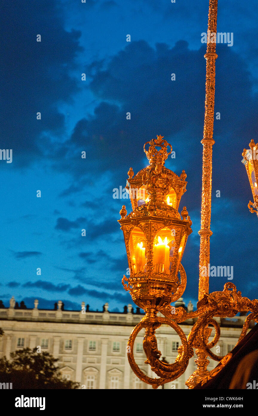 Vertical religioso hi-res stock photography and images - Alamy