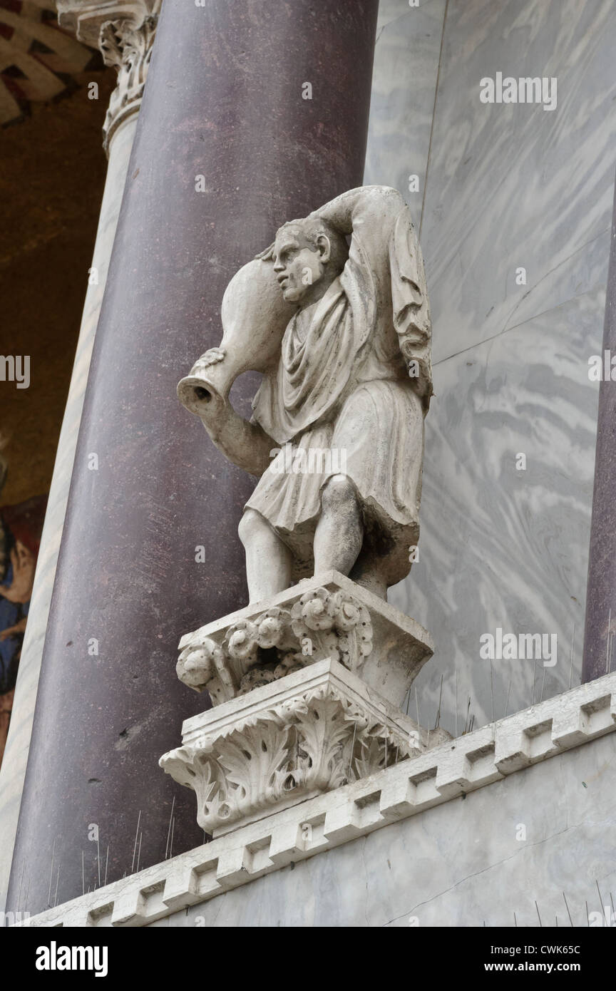 Giving marks hi-res stock photography and images - Alamy