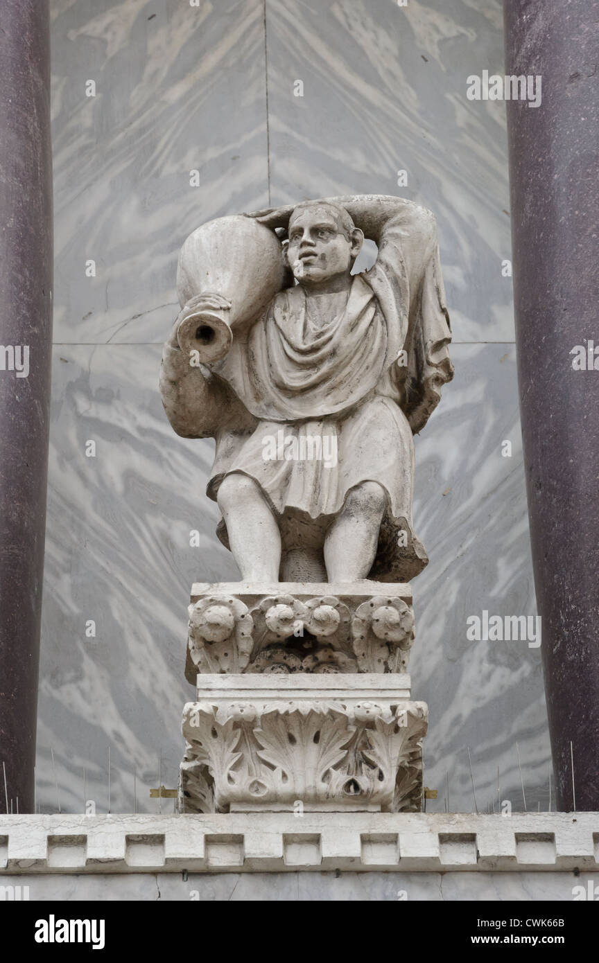 Giving marks hi-res stock photography and images - Alamy