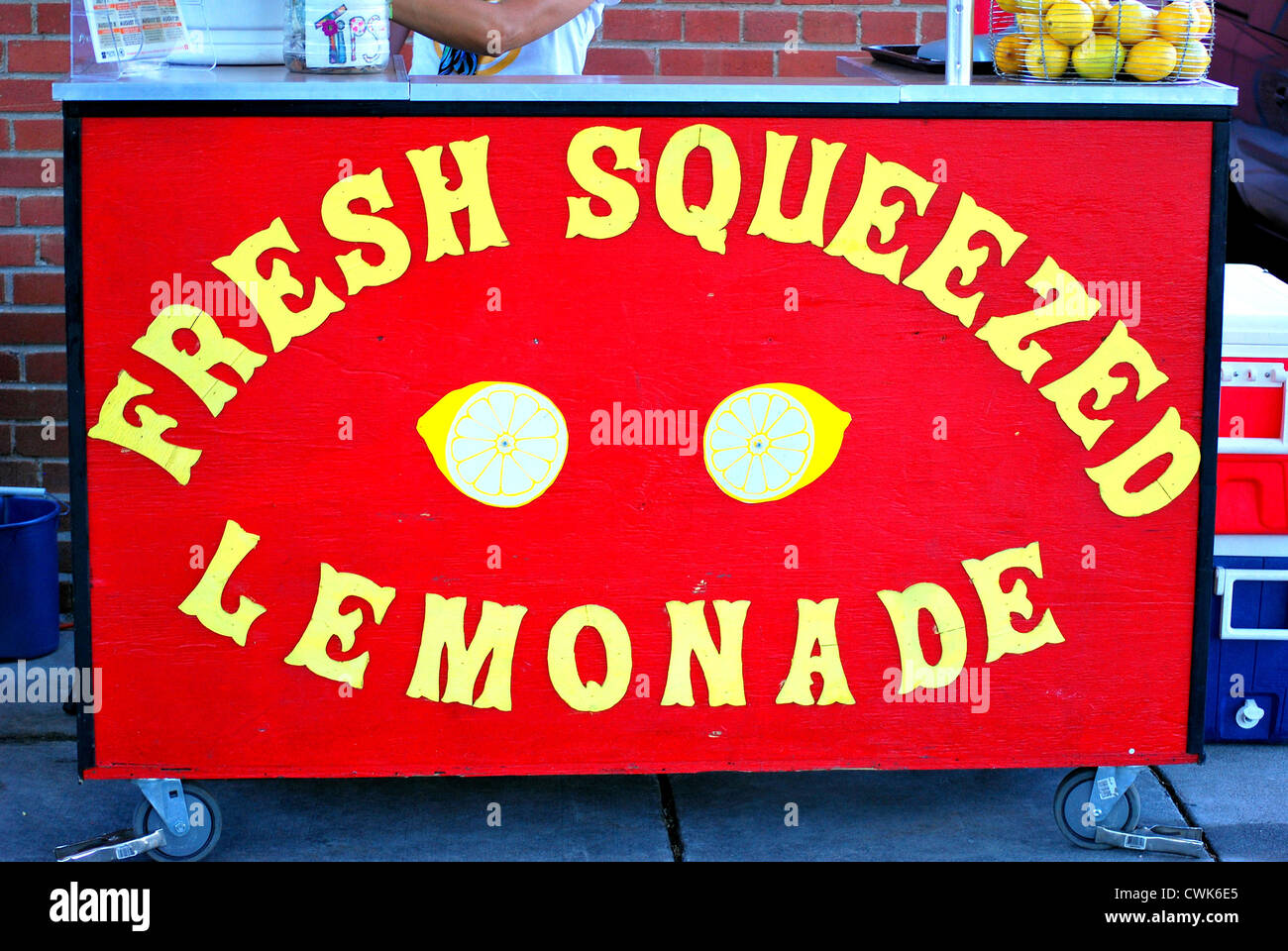 Lemonade stand outdoors Stock Photo - Alamy