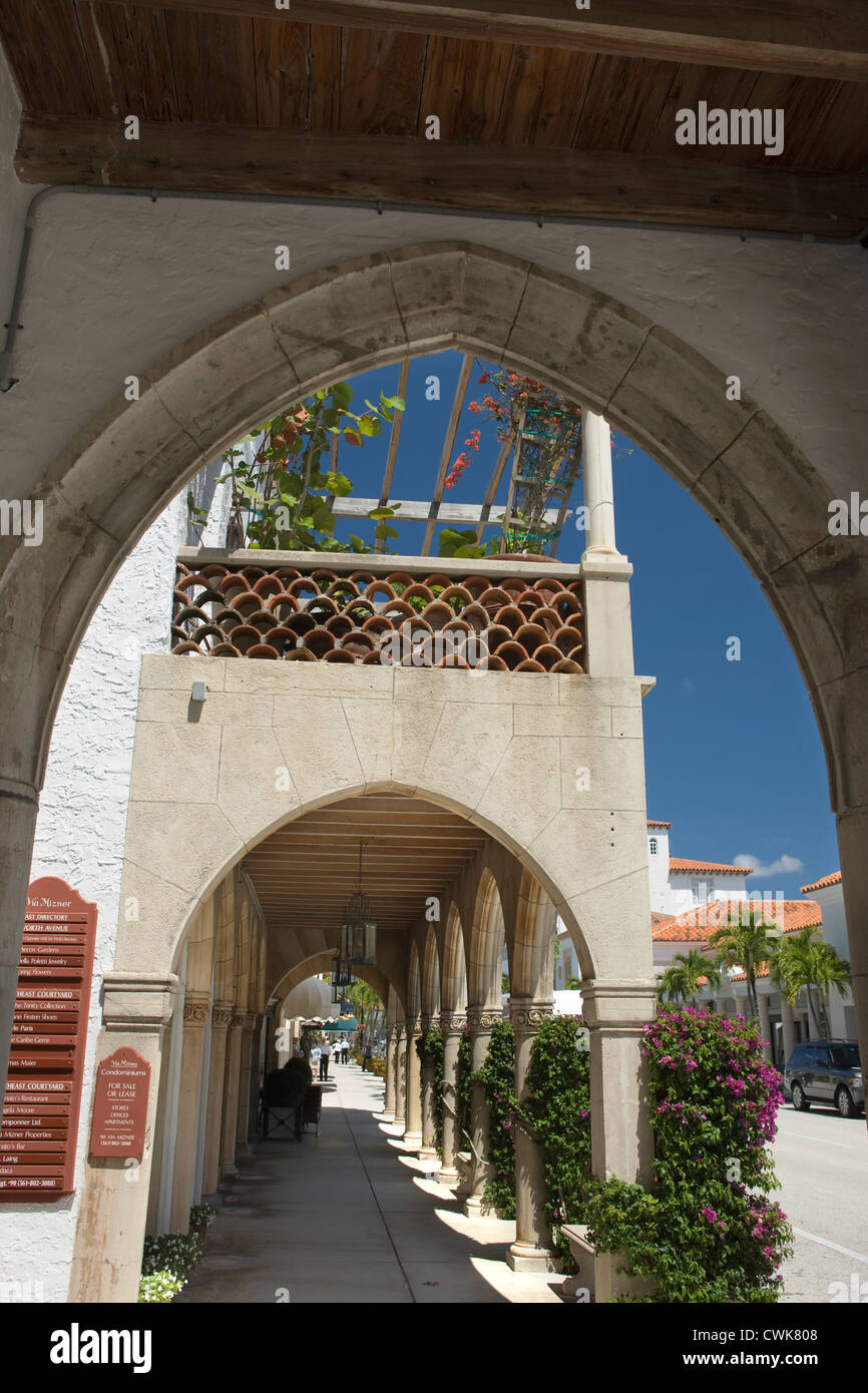 ARCHWAY WORTH AVENUE PALM BEACH FLORIDA USA Stock Photo - Alamy