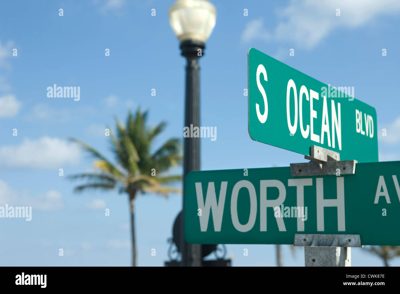 STREET SIGNS WORTH AVENUE PALM BEACH FLORIDA USA Stock Photo - Alamy
