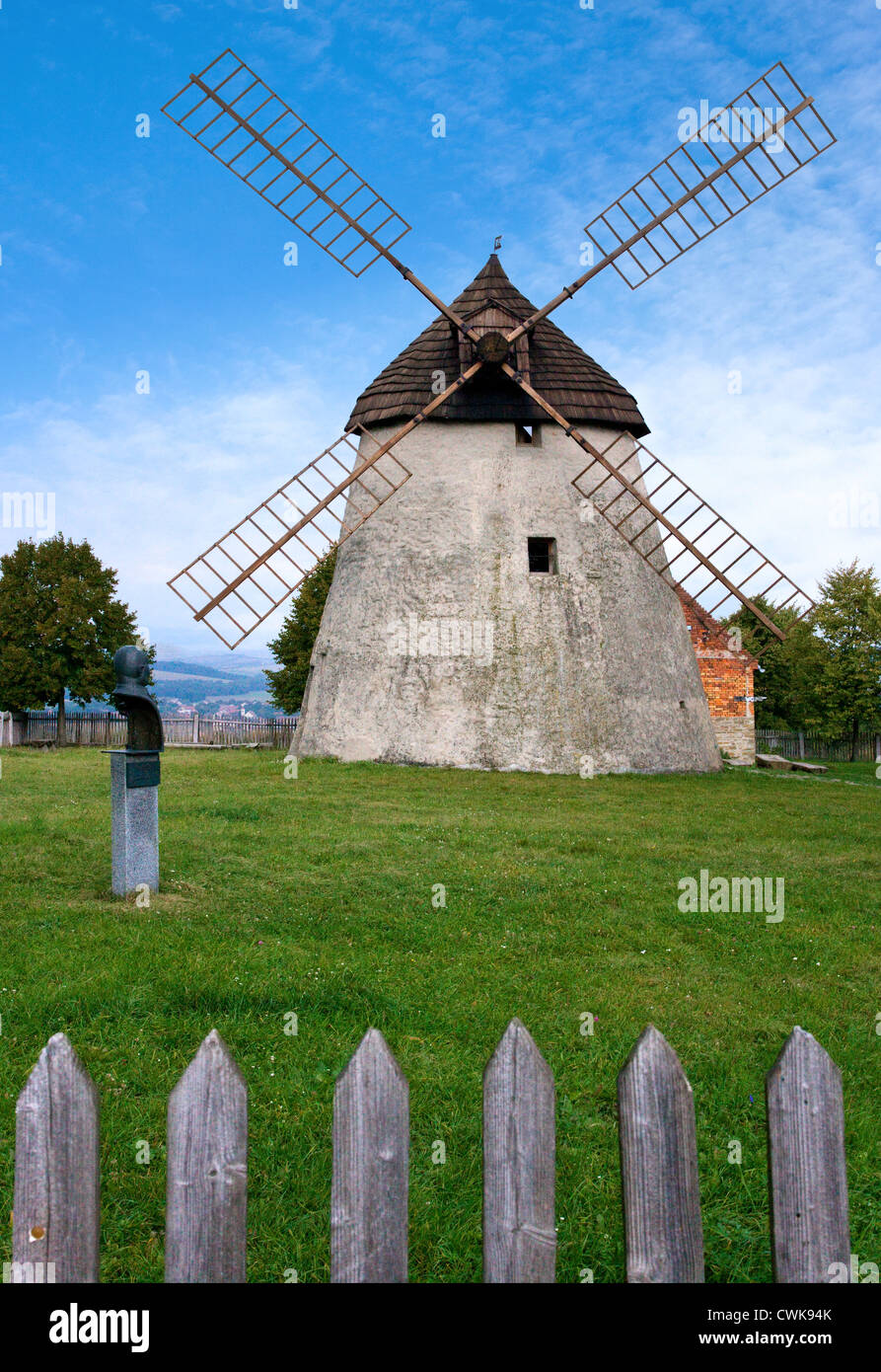 Vetrny mlyn hi-res stock photography and images - Alamy