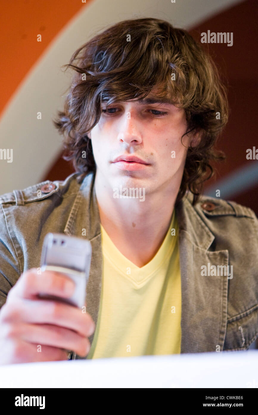 Males waiting hi-res stock photography and images - Alamy