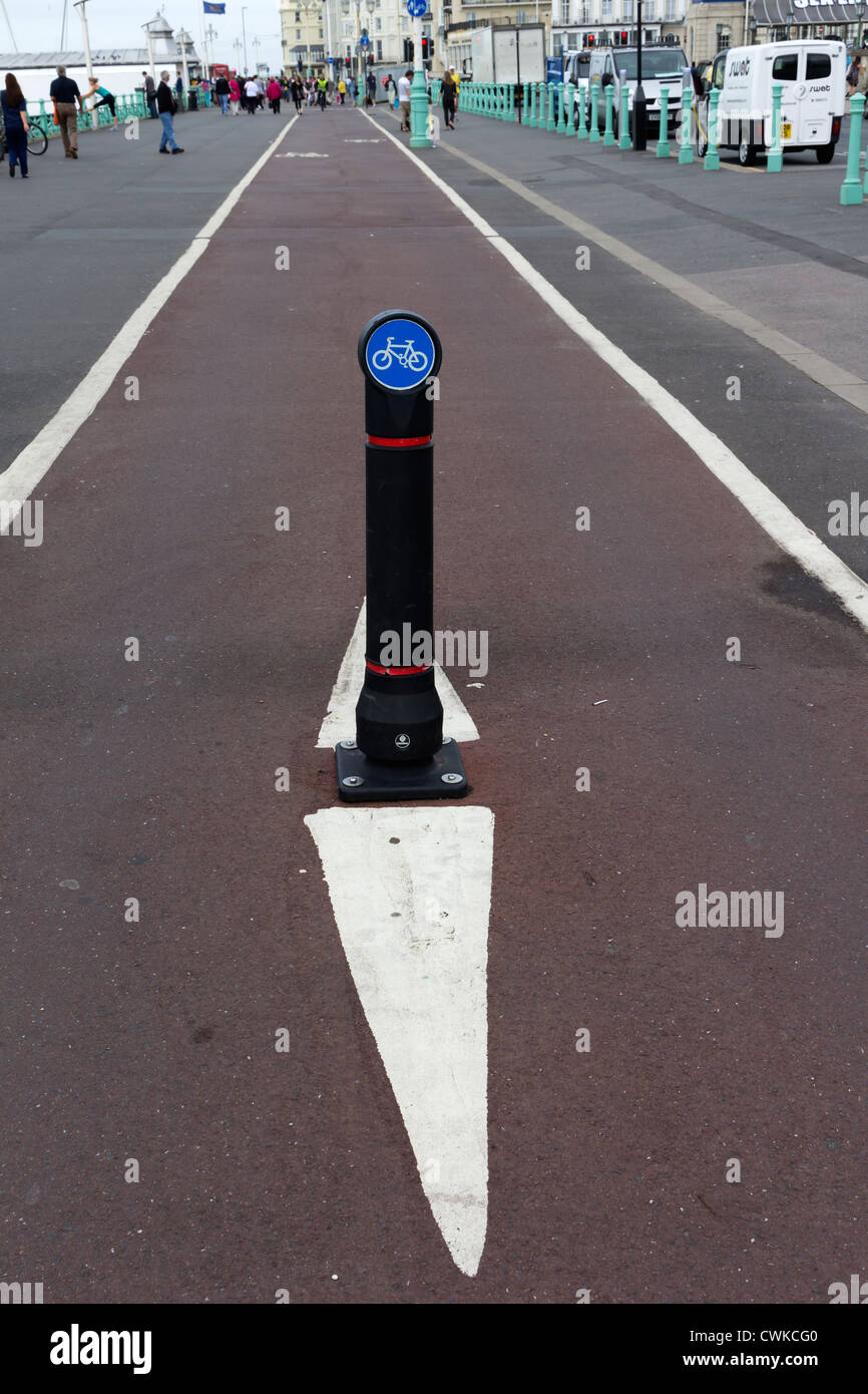 Cycle path in Brighton Stock Photo - Alamy