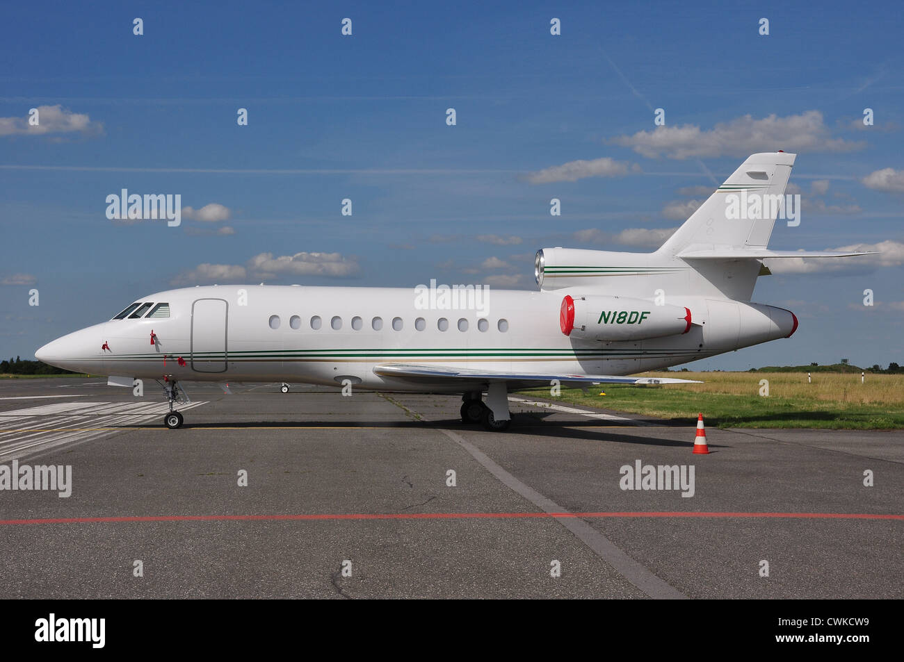 Falcon 900 ex hi-res stock photography and images - Alamy