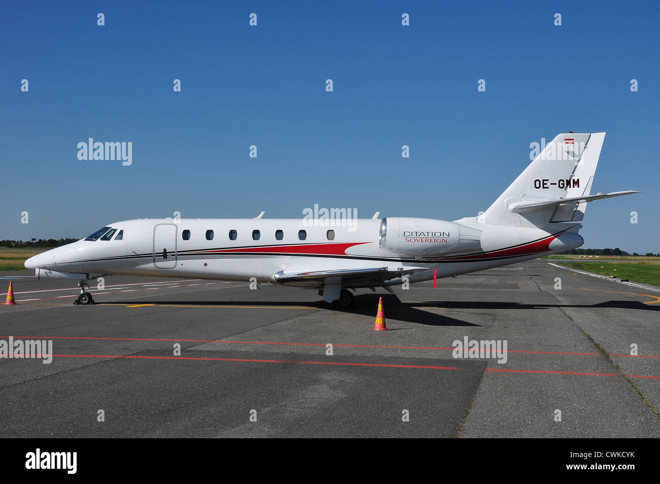 Cessna 680 citation sovereign aircraft hi-res stock photography and ...