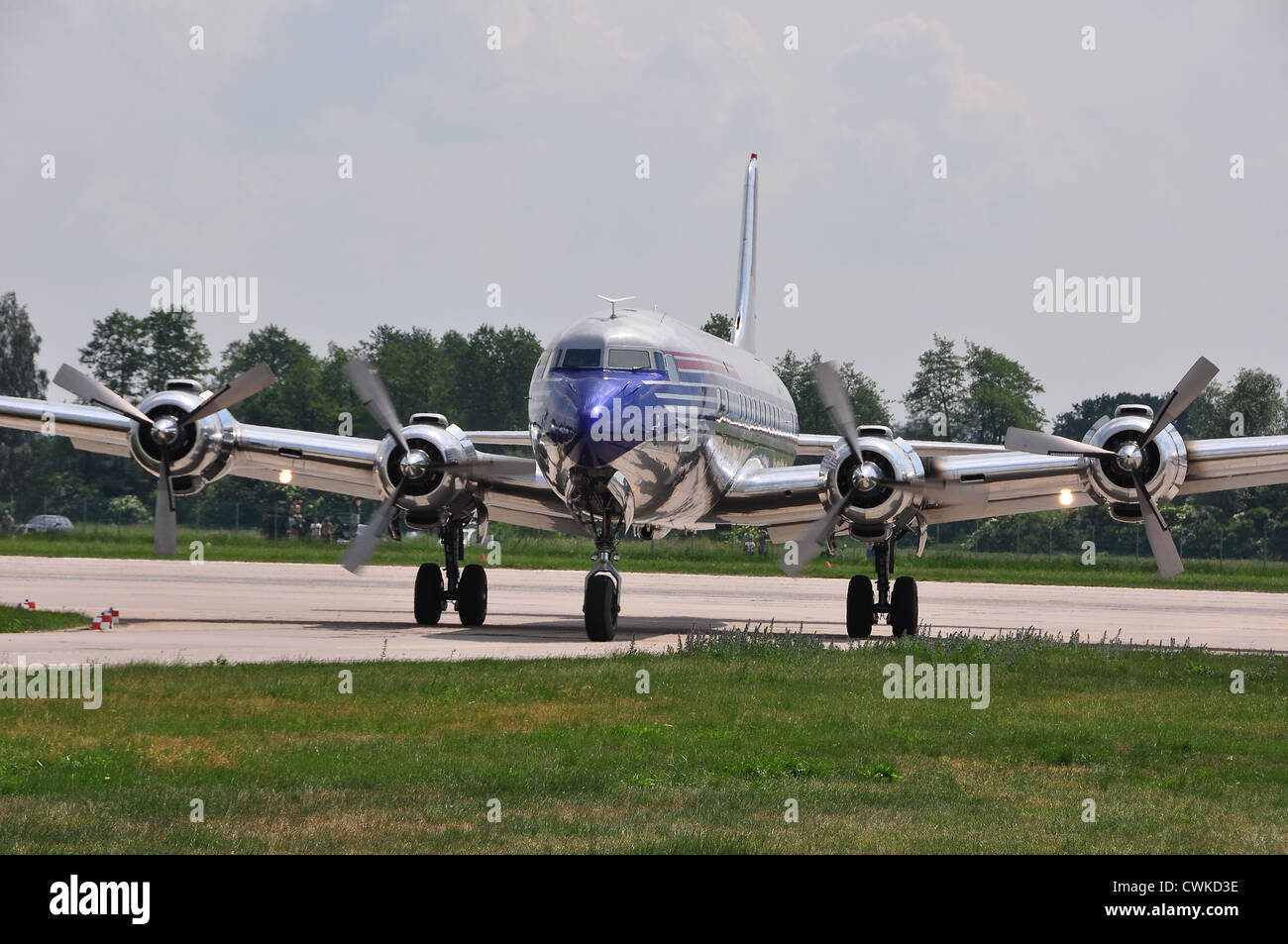 Douglas Dc 6 Aircraft High Resolution Stock Photography and Images - Alamy